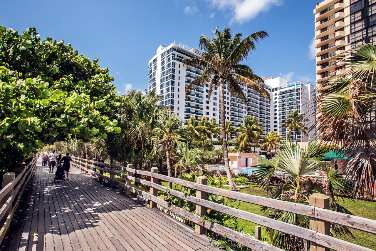 1 Hotel South Beach - Host Hotels & Resorts